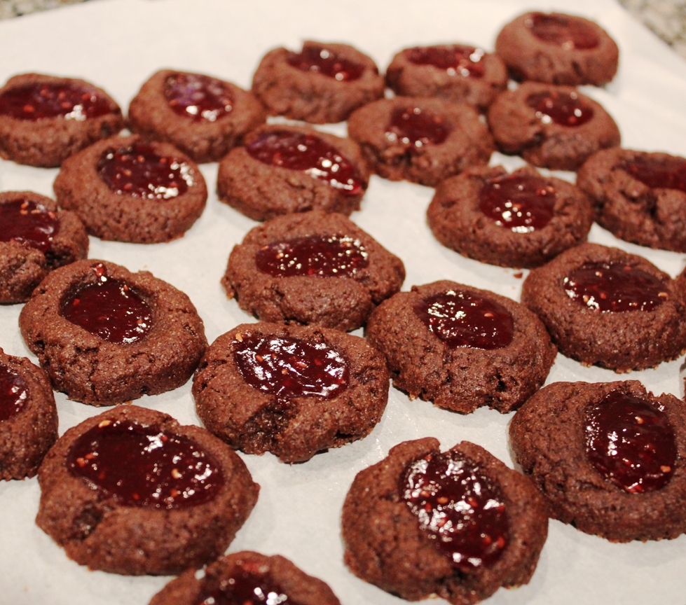 Raspberry Chocolate Thumbprint Cookies * Cookbook Hub Cookbook Hub